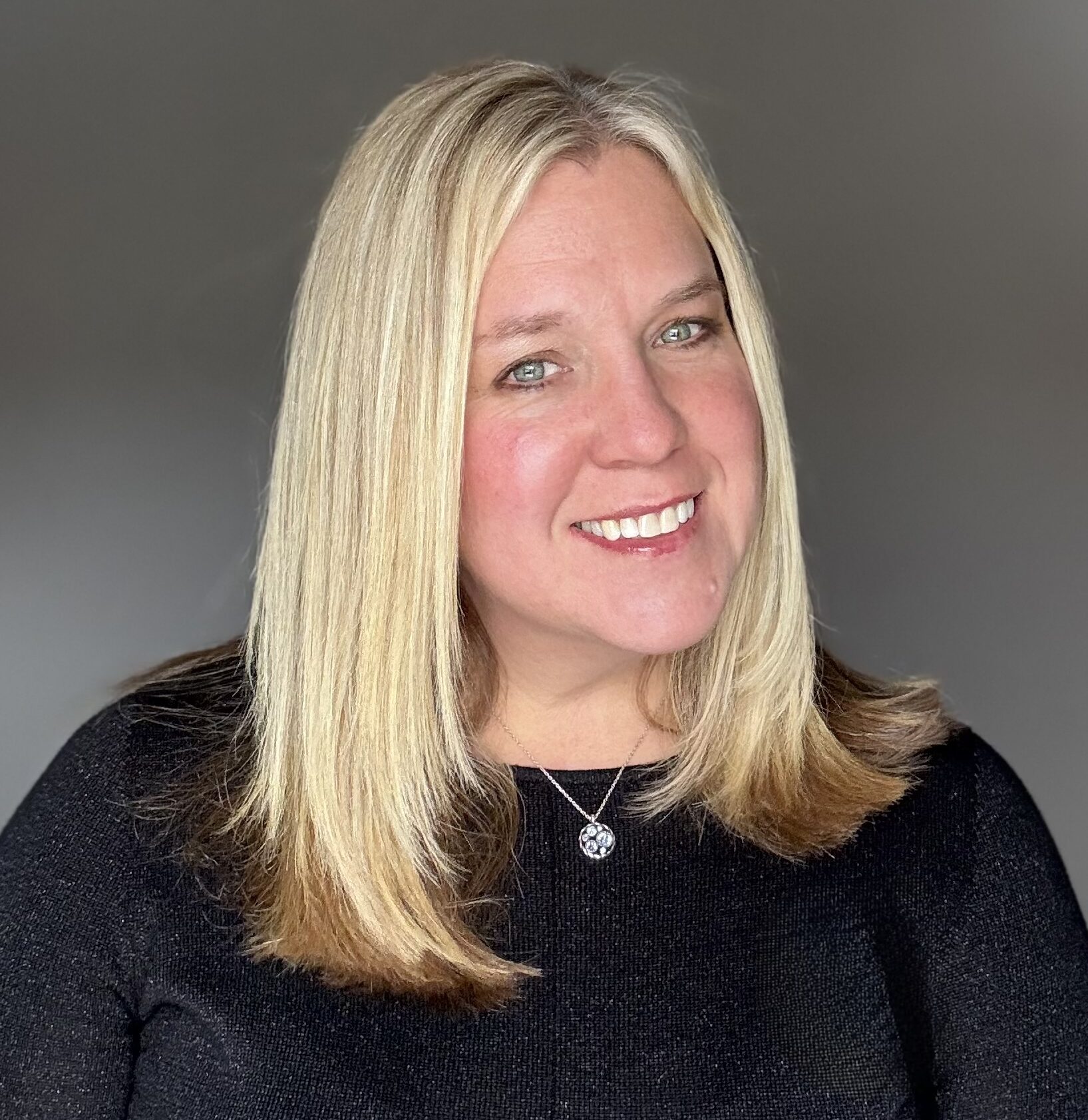 About | Lisa M Miller